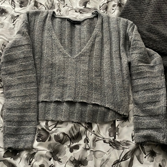 Dry Goods | Sweaters | Gray Deep V Cropped Sweater | Poshmark